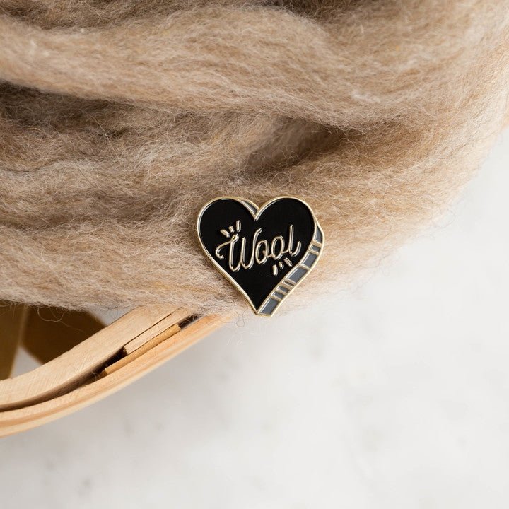 BLACK WOOL HEART PINS - Twig & Horn - Wool and Knitting – Laine et Tricot